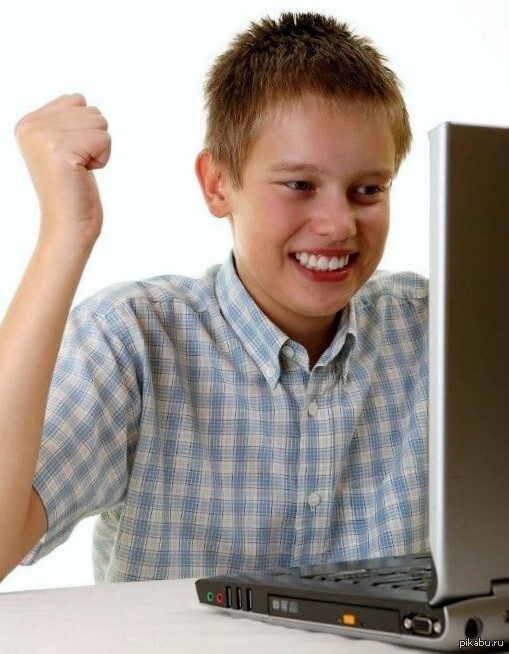 Создать мем «подросток за компьютером, школьник» онлайн